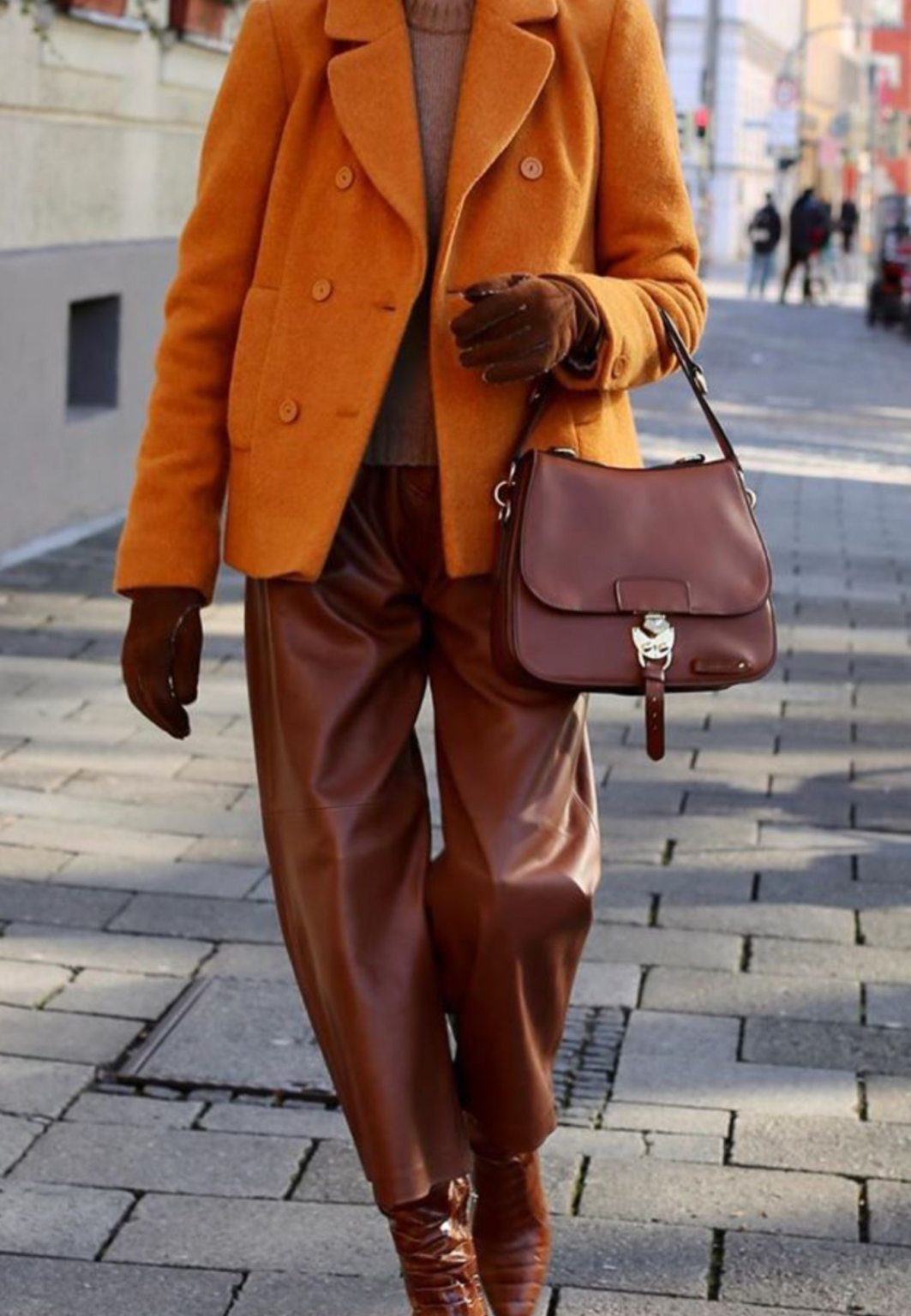 Pantone Fall / Winter 2025 Color Trends and How to Wear Them ...